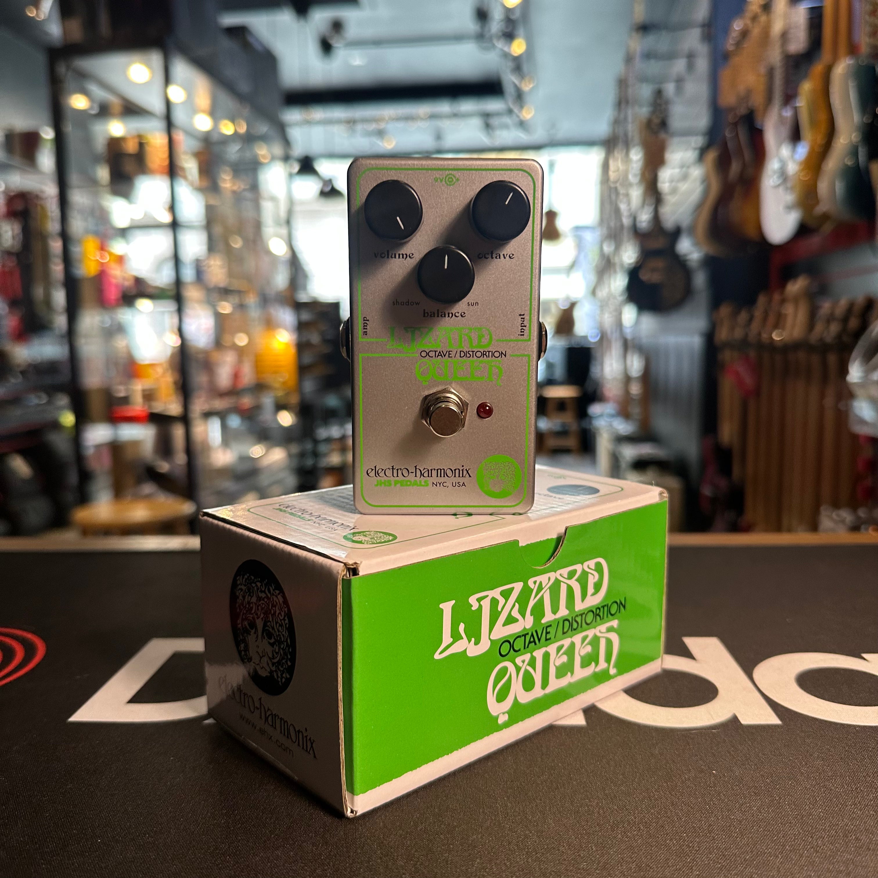 Electro Harmonix Lizard Queen Octave Distortion Effects Pedal - Preown