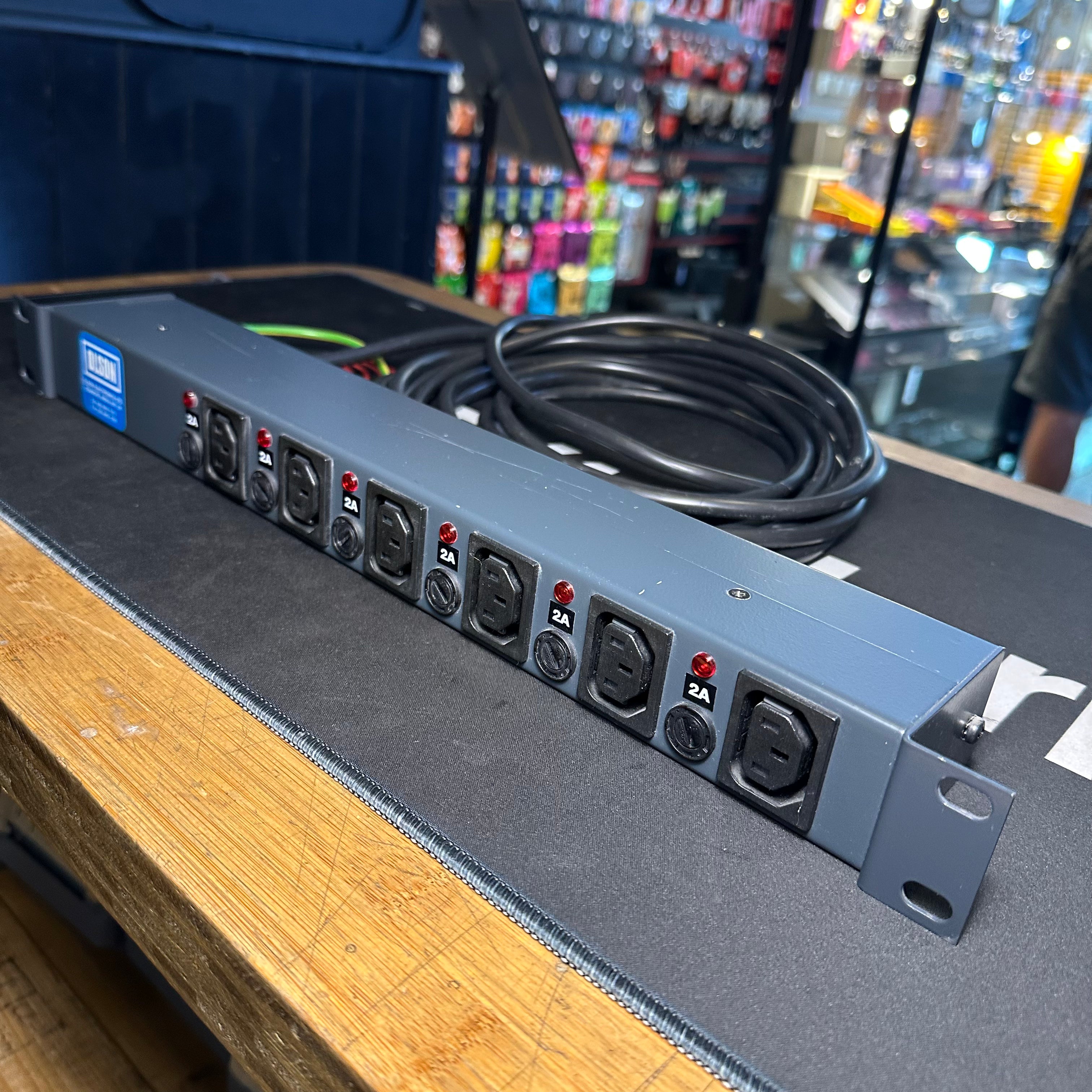 OLSON 6 Way Rack Power Distributor - Preowned
